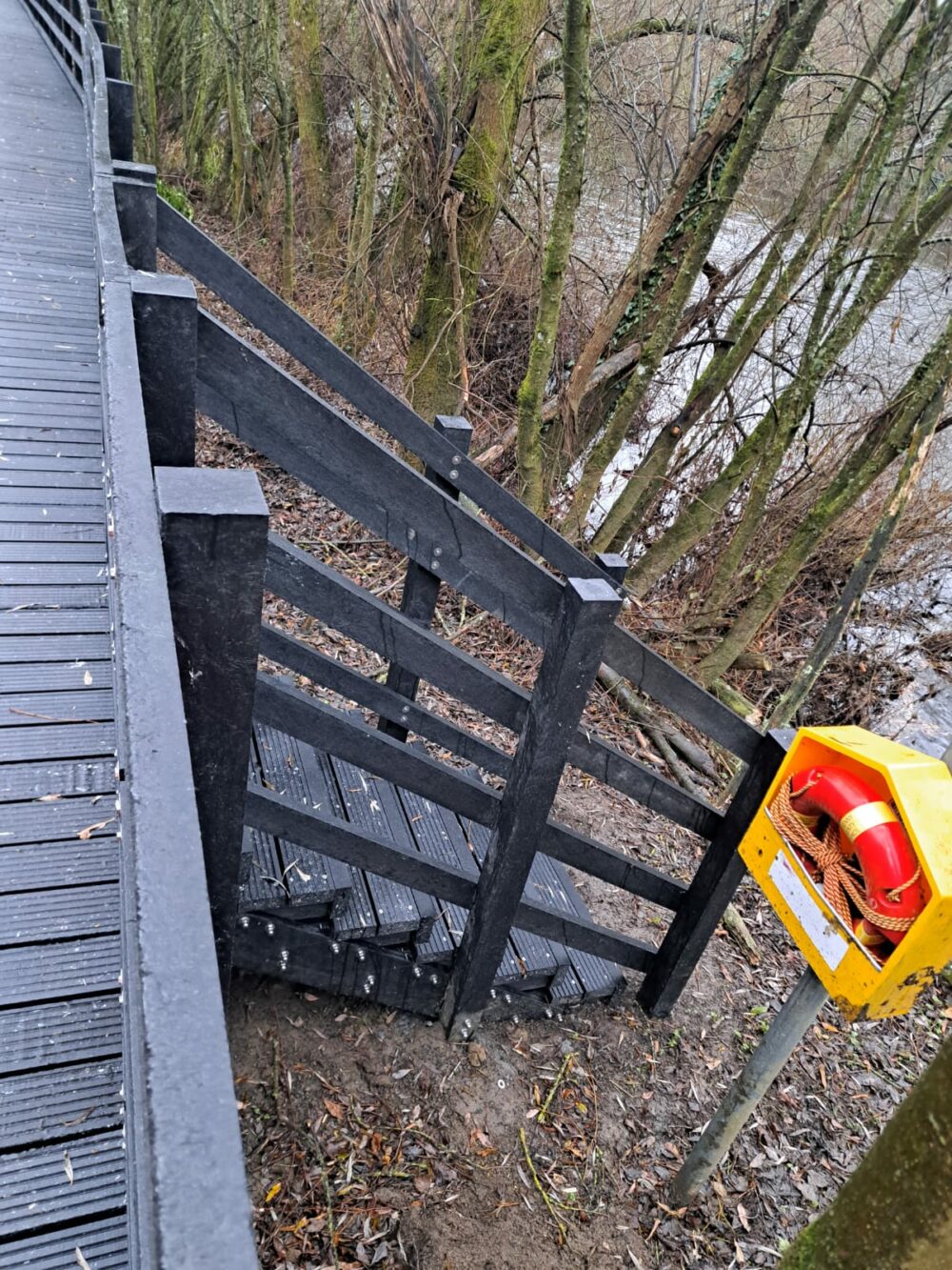 Recycled Plastic Boardwalks and Walkways | Plastecowood